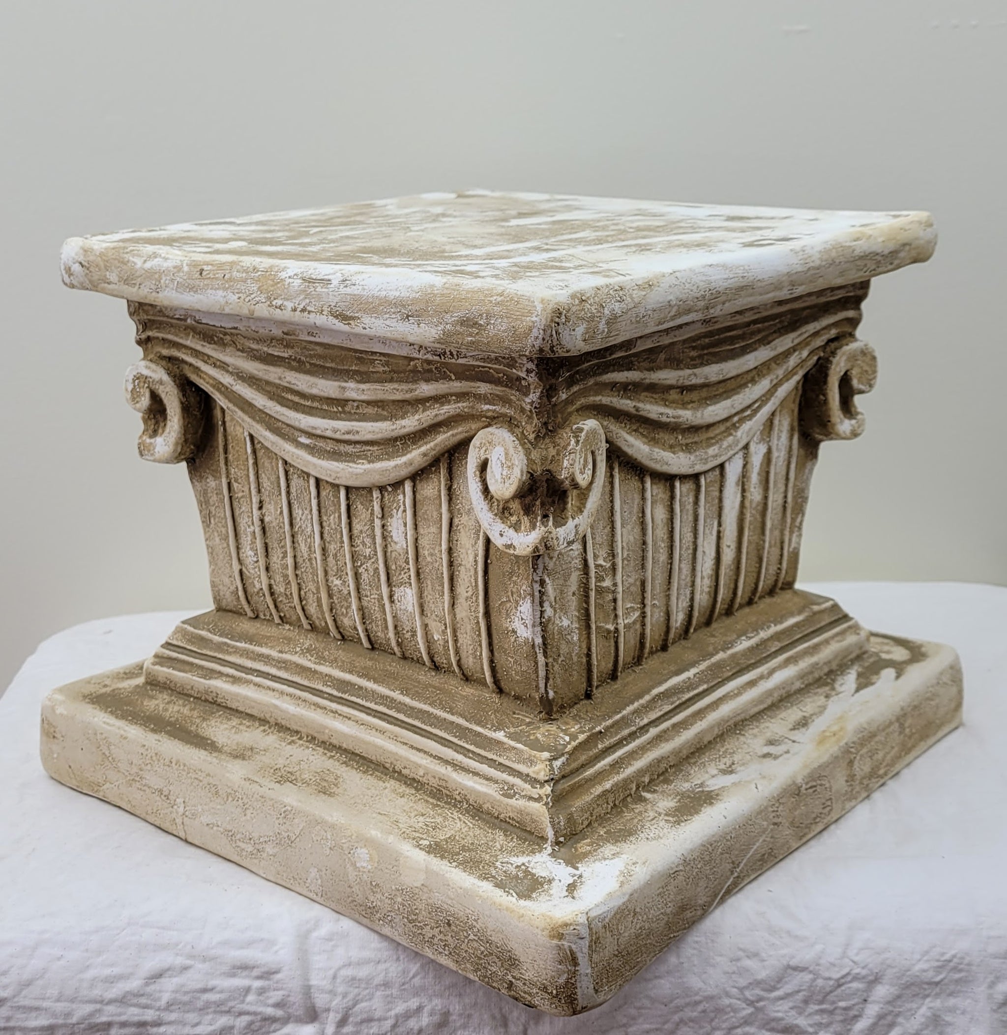 Column Pedestal Draped Ionic Riser – Art of History Sculpture